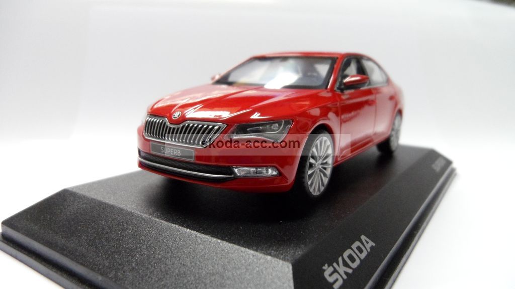 Skoda Superb III1:43 Corrida Red 3V0099300F3K